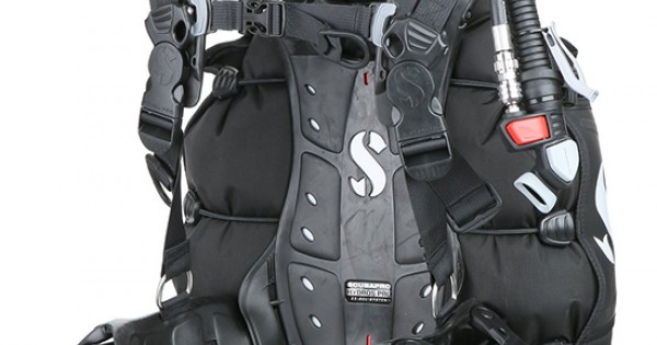 Buoyancy Control Devices (BCD) | Scuba Equipment | Scuba Store